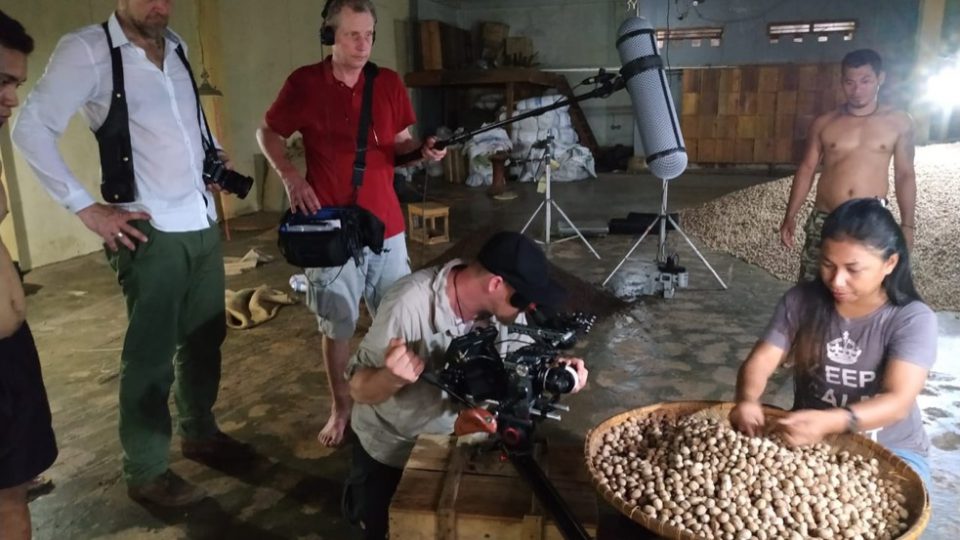 Spice trader with nutmeg in Ternate – Hannes Schuler_documentary